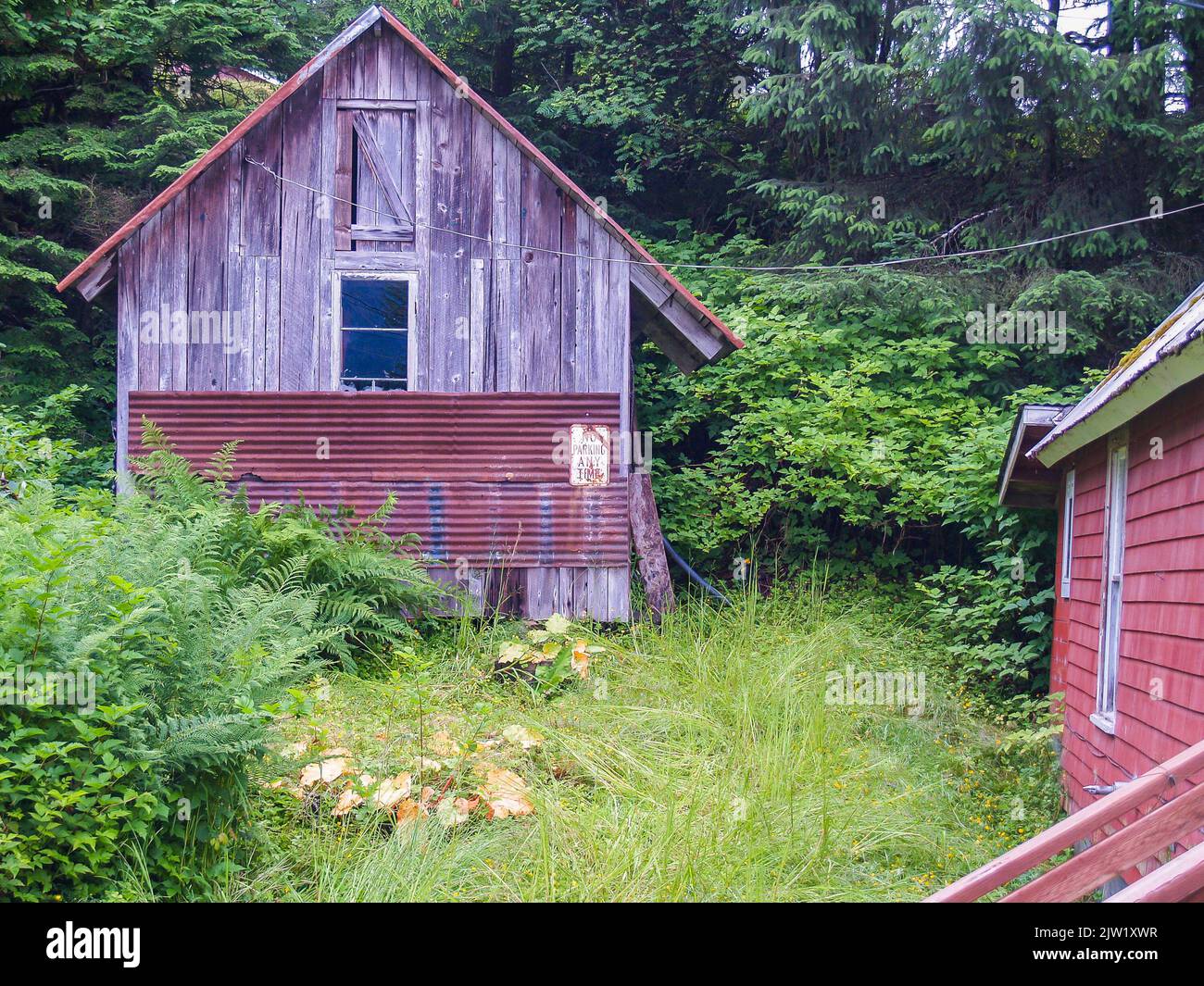 Rustic wooden shed hi-res stock photography and images - Alamy