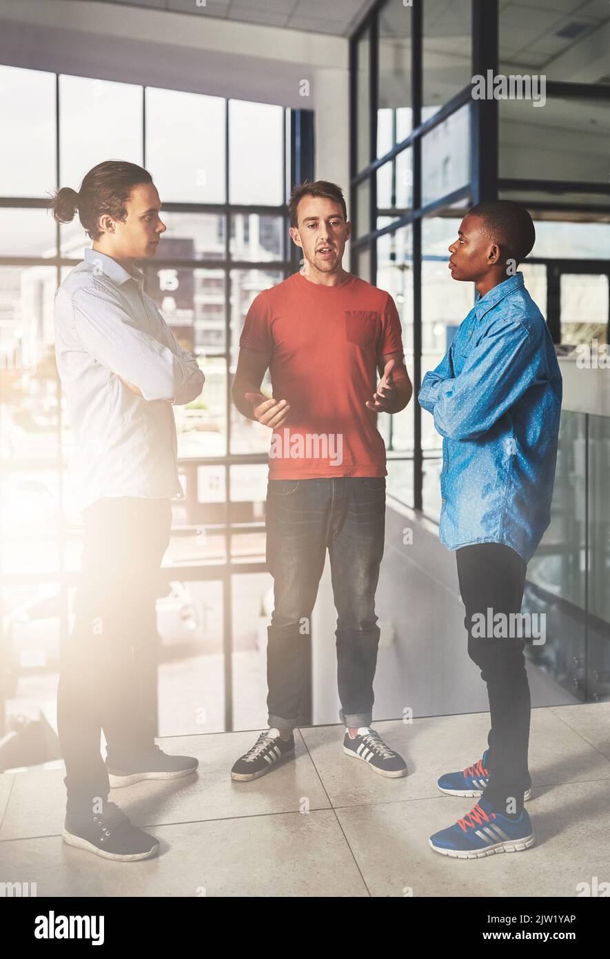 Informal project discussion hi-res stock photography and images - Alamy
