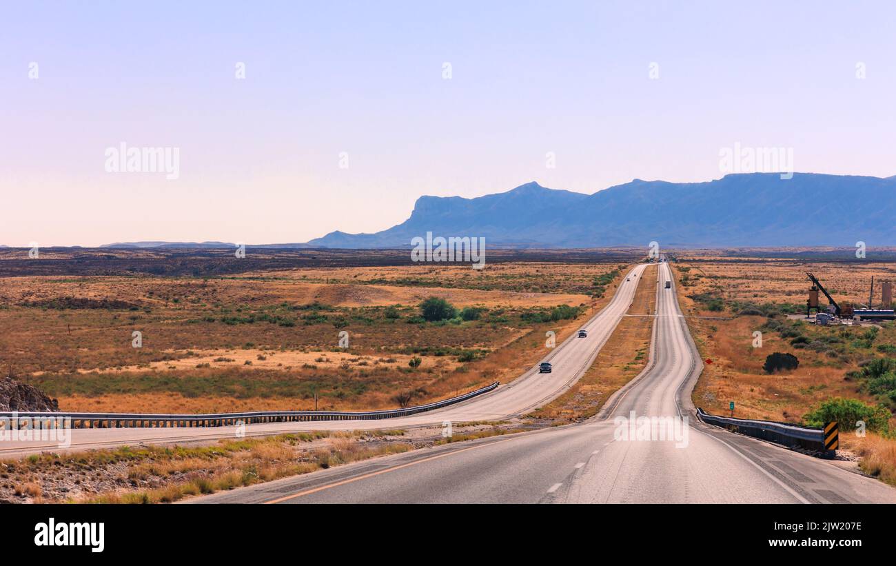 Open roadway in the desert heading to Guadalupe Peak Stock Photo - Alamy
