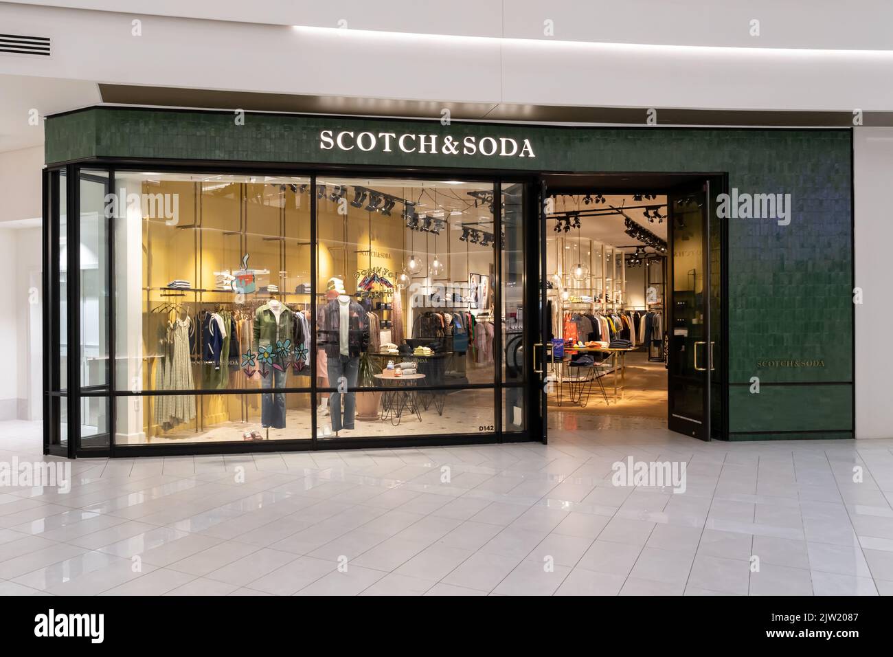 American dream shopping mall hi-res stock photography and images - Alamy