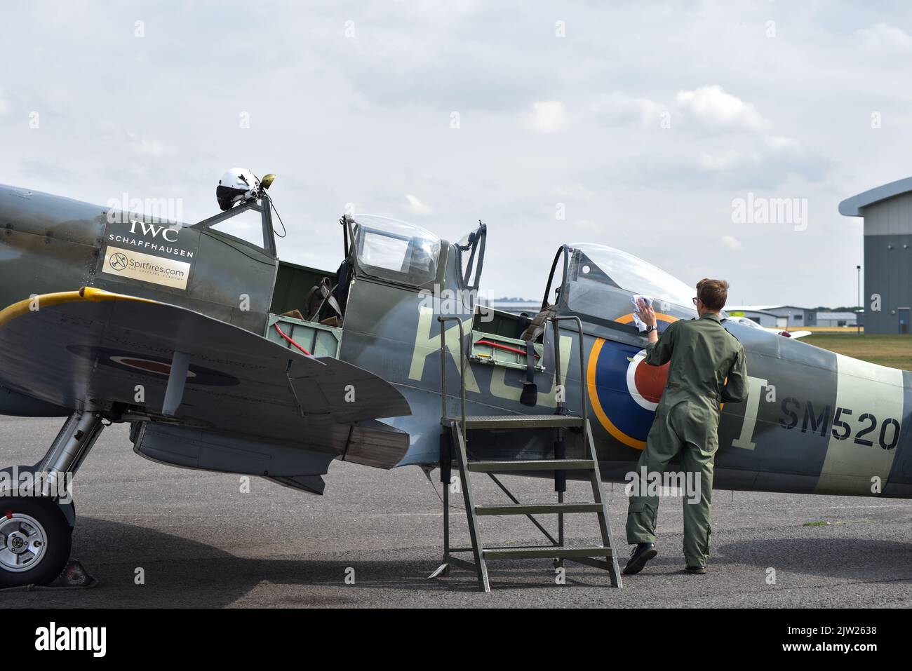 Twin seat spitfire hi-res stock photography and images - Alamy