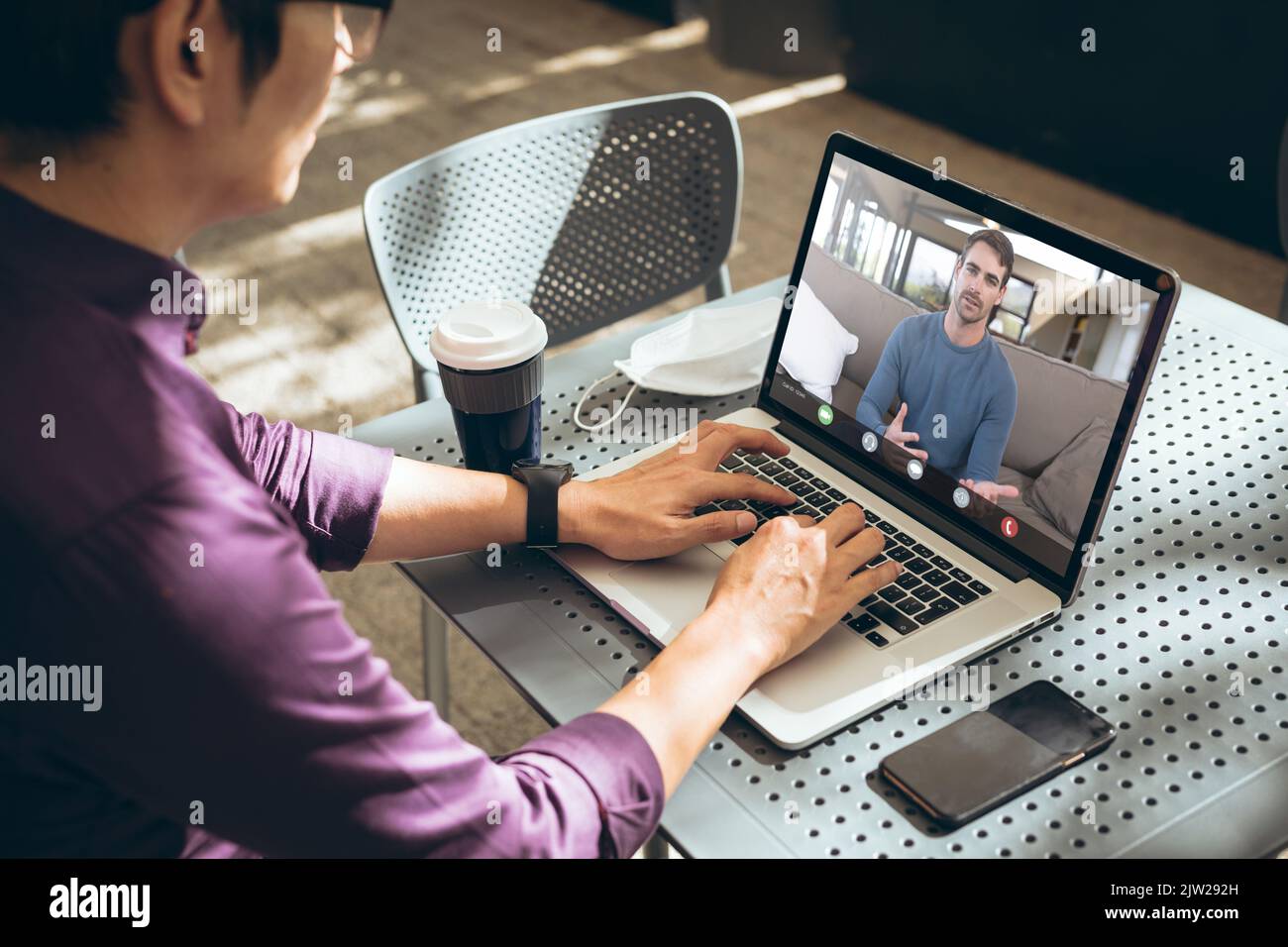 Asian salesman hi-res stock photography and images - Alamy