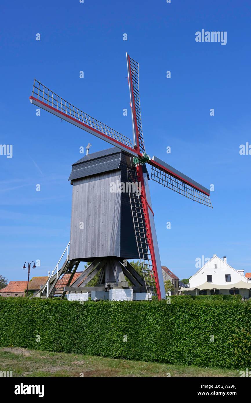 Windmill Geersesnmolen, Klemskerke, Ostende, Belgium Stock Photo - Alamy
