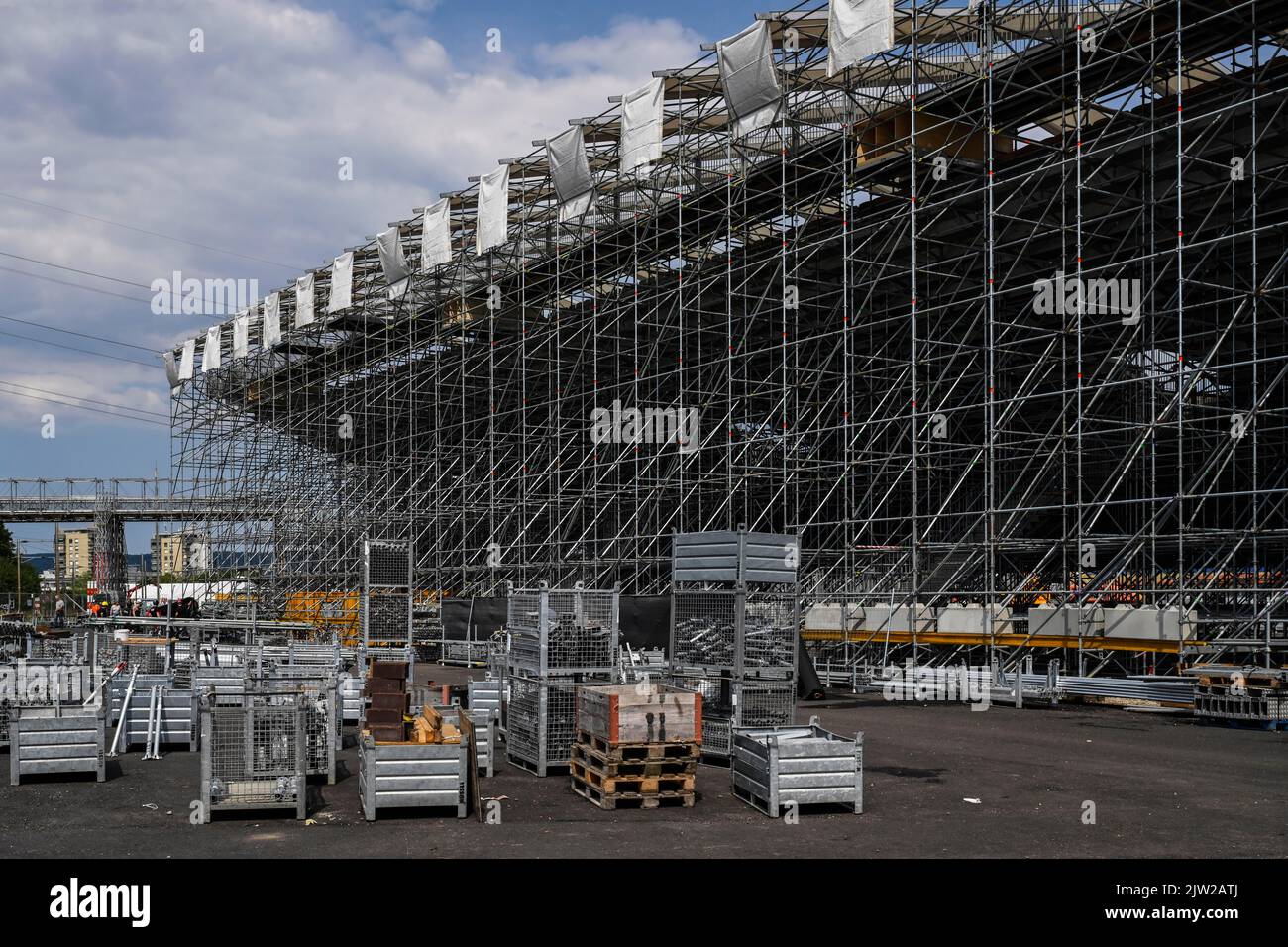 Grandstand scaffolding hi-res stock photography and images - Alamy
