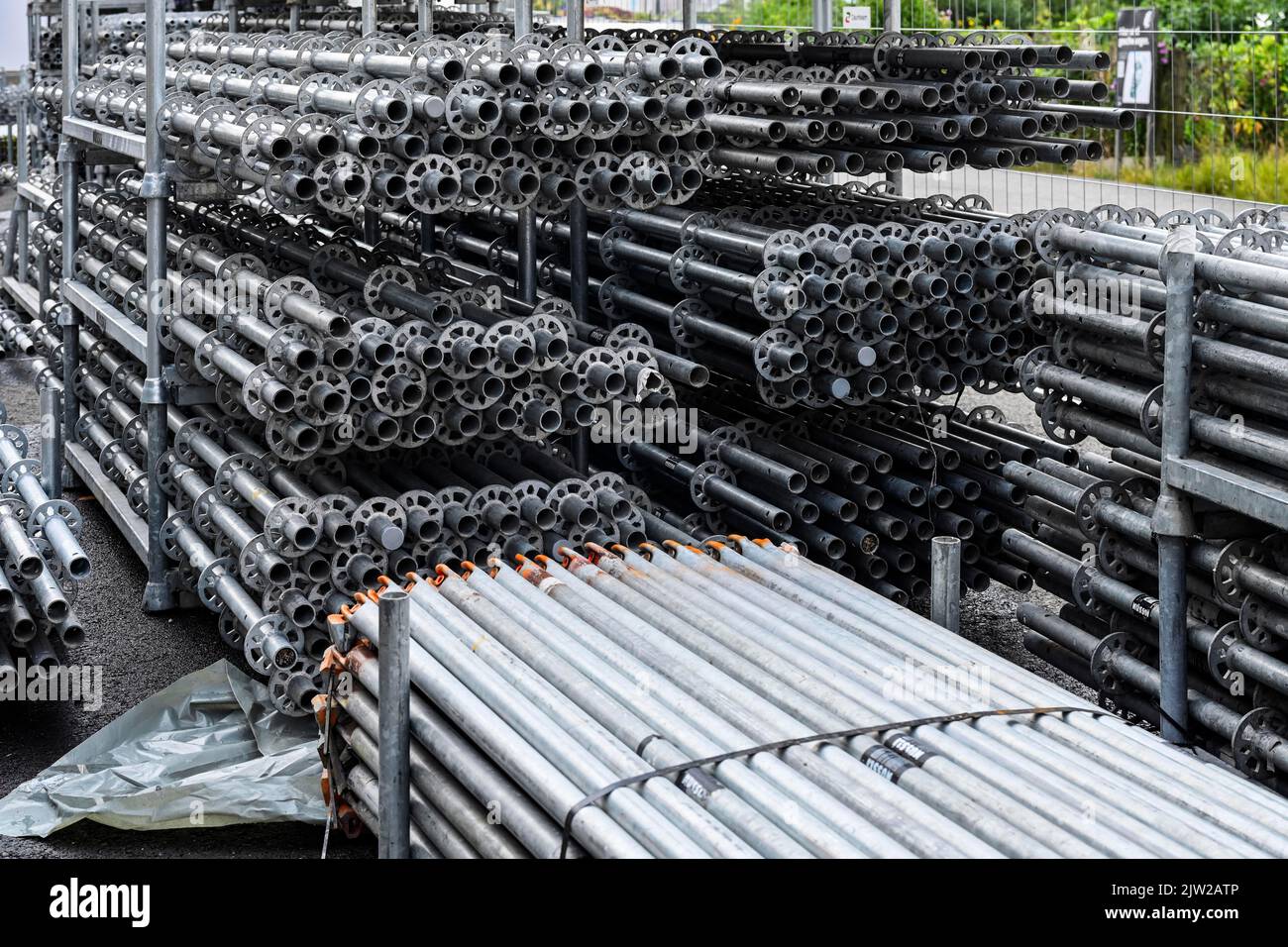 Scaffolding pole hi-res stock photography and images - Alamy