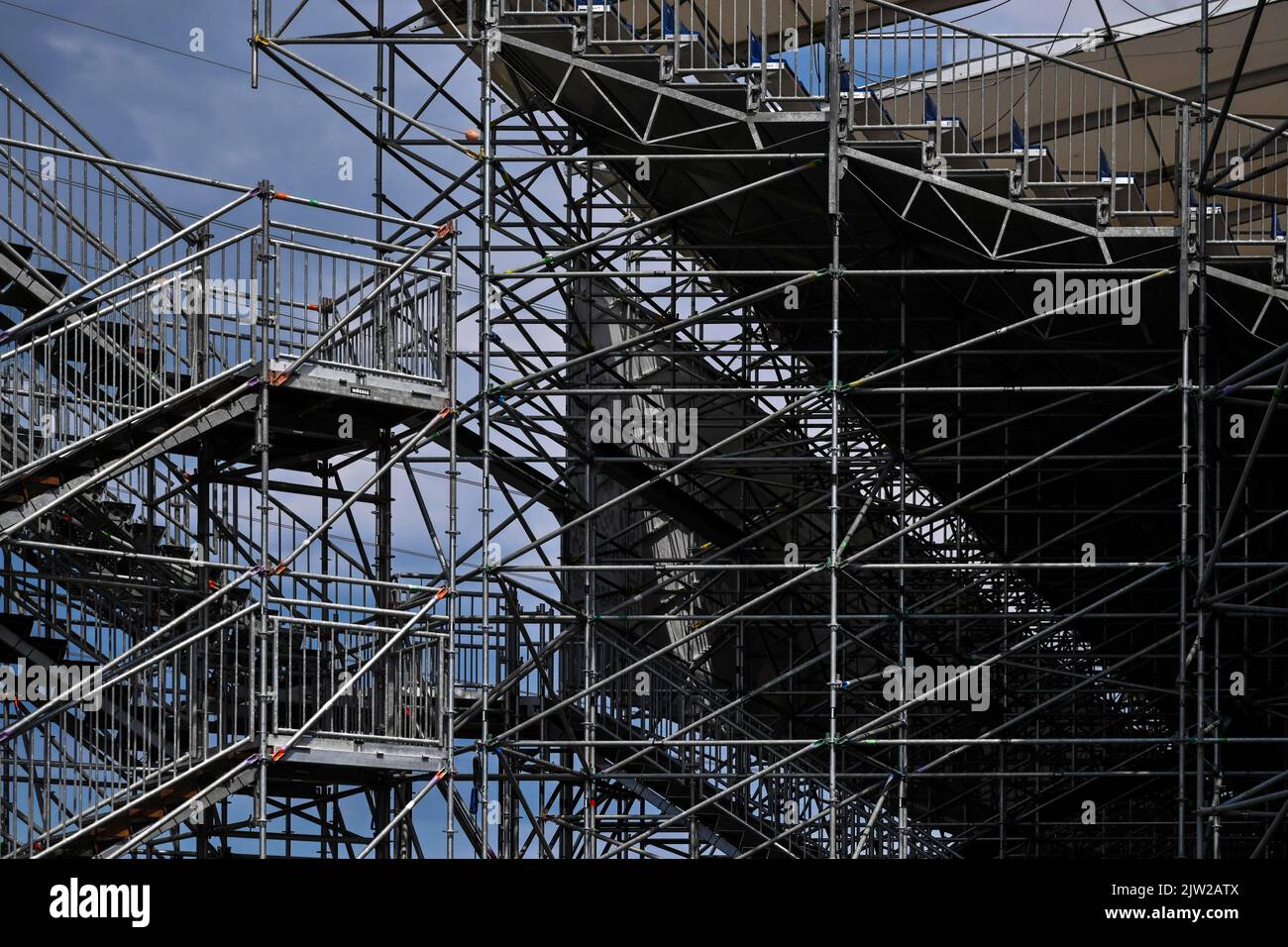 Grandstand scaffolding hi-res stock photography and images - Alamy
