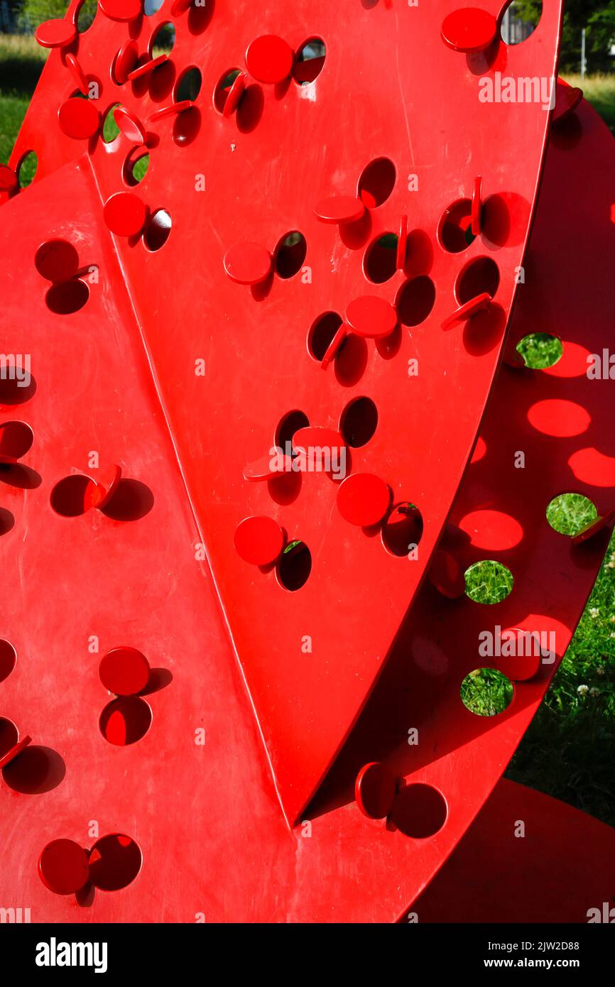 Sculpture Discover Time, sculpture by the artist Susanne Immer made of ...