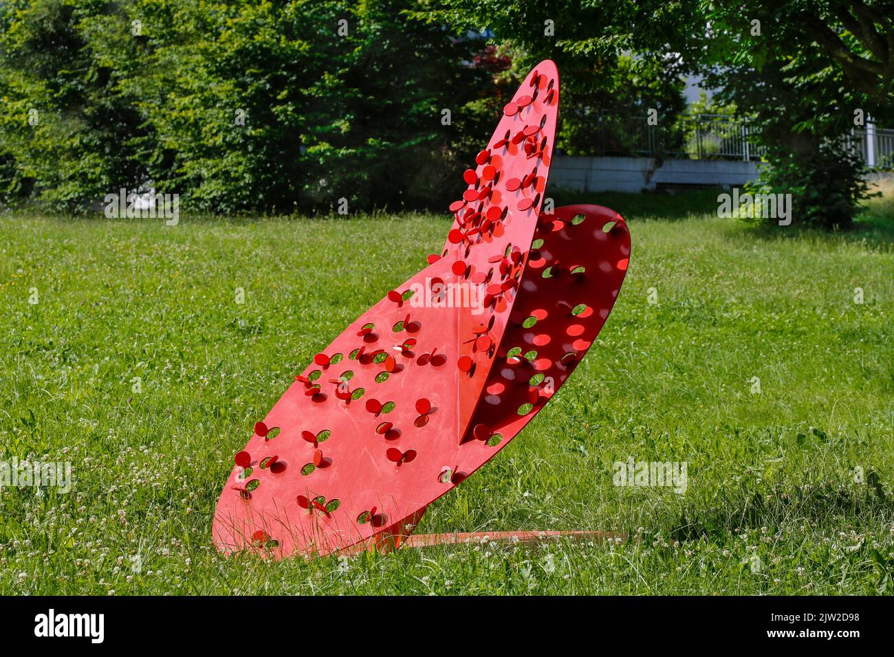 Sculpture Discover Time, sculpture by the artist Susanne Immer made of ...