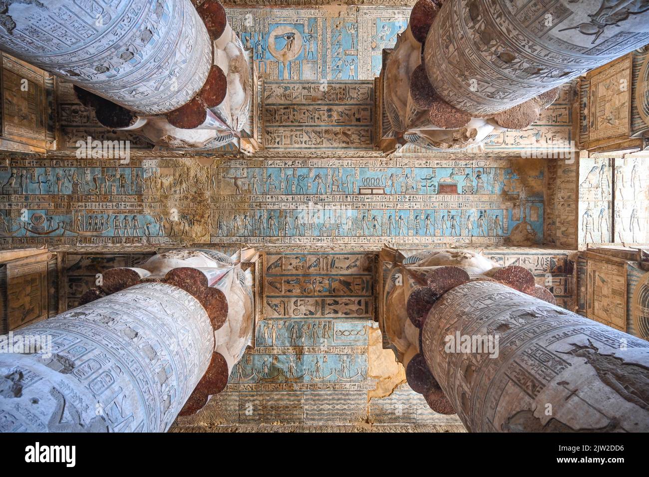 Columns and hall ceiling, large vestibule Pronaos, Temple of Hathor ...