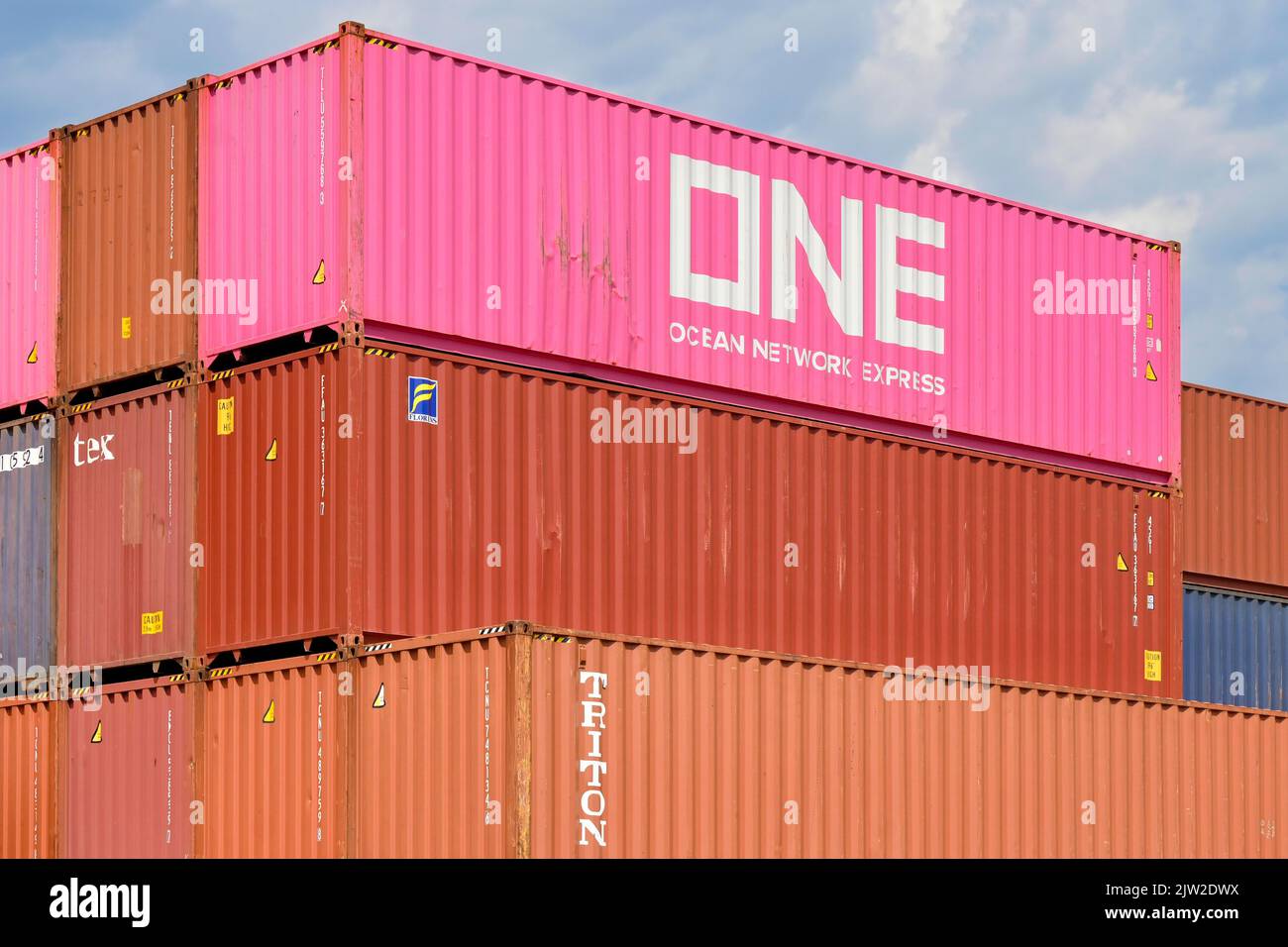 Freight pile hi-res stock photography and images - Alamy