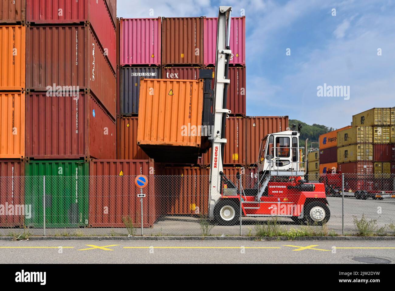 Container depot hi-res stock photography and images - Alamy