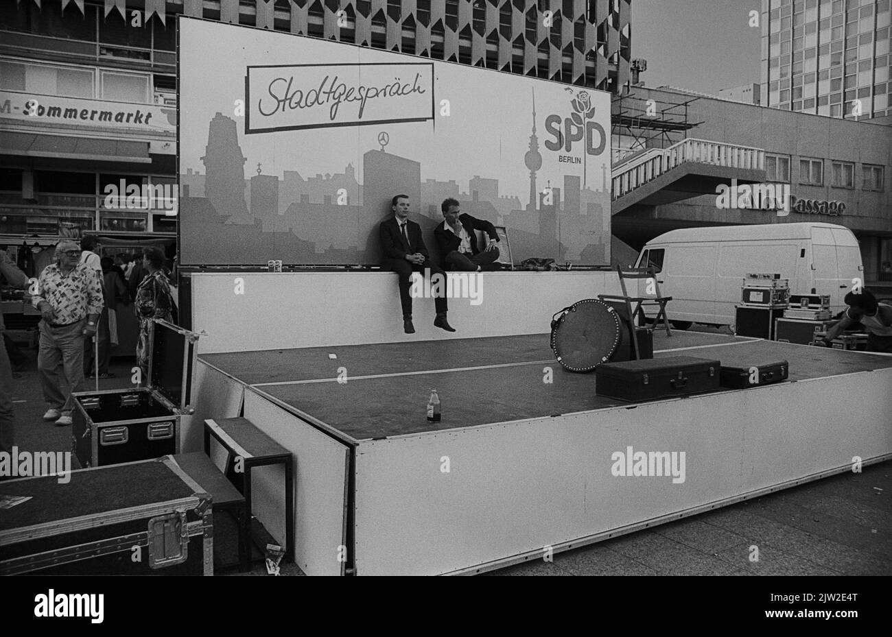 GDR, Berlin, 01. 05. 1990, SPD election event on Alexanderplatz, empty ...