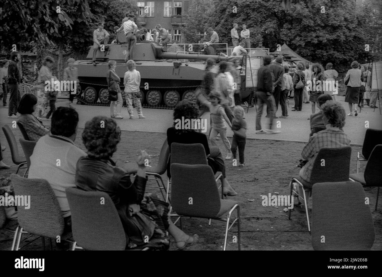 GDR, Berlin, 18. 06. 1987, ND (Neues Deutschland) press festival, in ...
