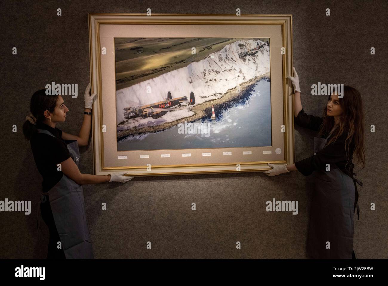 PHOTO:JEFF GILBERT 25th August 2022, London, UK Bonhams gallery staff ...