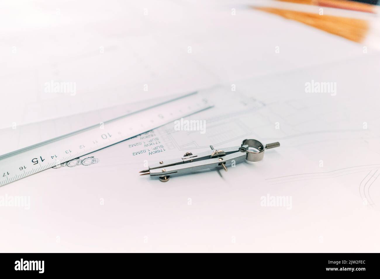 Angle divider hi-res stock photography and images - Alamy