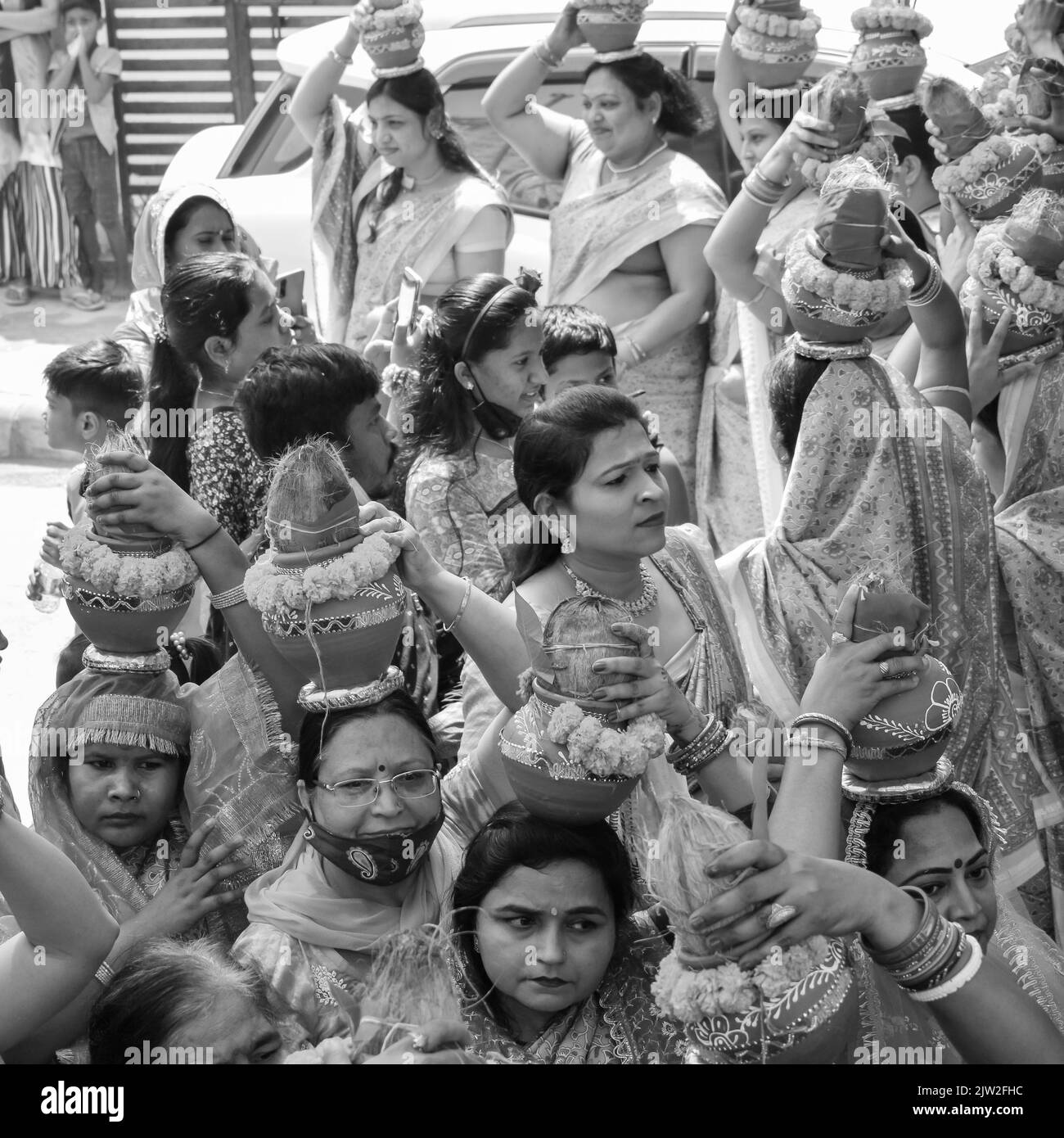 Hindu devotees crowd temple Black and White Stock Photos & Images - Alamy