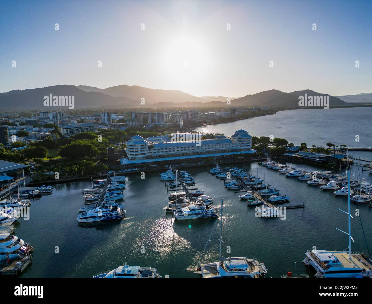 Aerial sunset photo of cairns harbour and city Stock Photo - Alamy