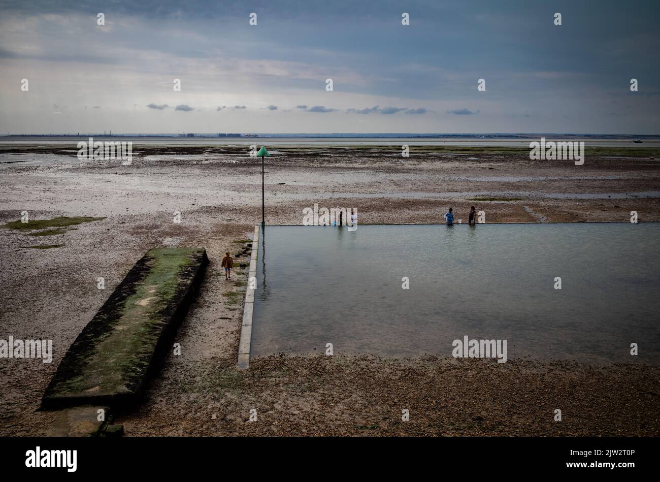 Paddling pool at southend on sea hi-res stock photography and images ...