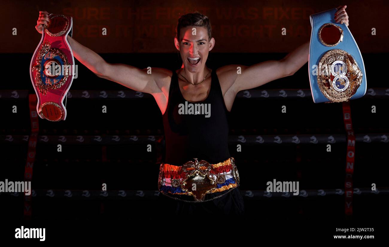 Mikaela mayer boxing hi-res stock photography and images - Alamy