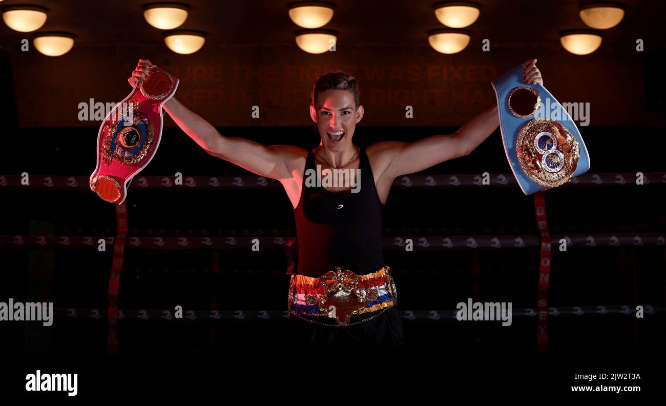 Mikaela mayer boxing hi-res stock photography and images - Alamy