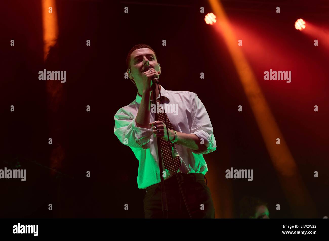 Joesef - singing to the connect festival audience Stock Photo - Alamy