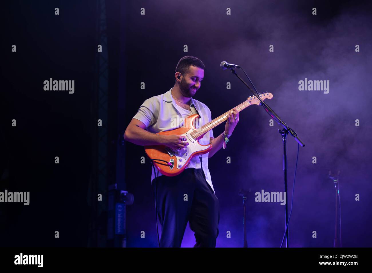 Joesef - singing to the connect festival audience Stock Photo - Alamy