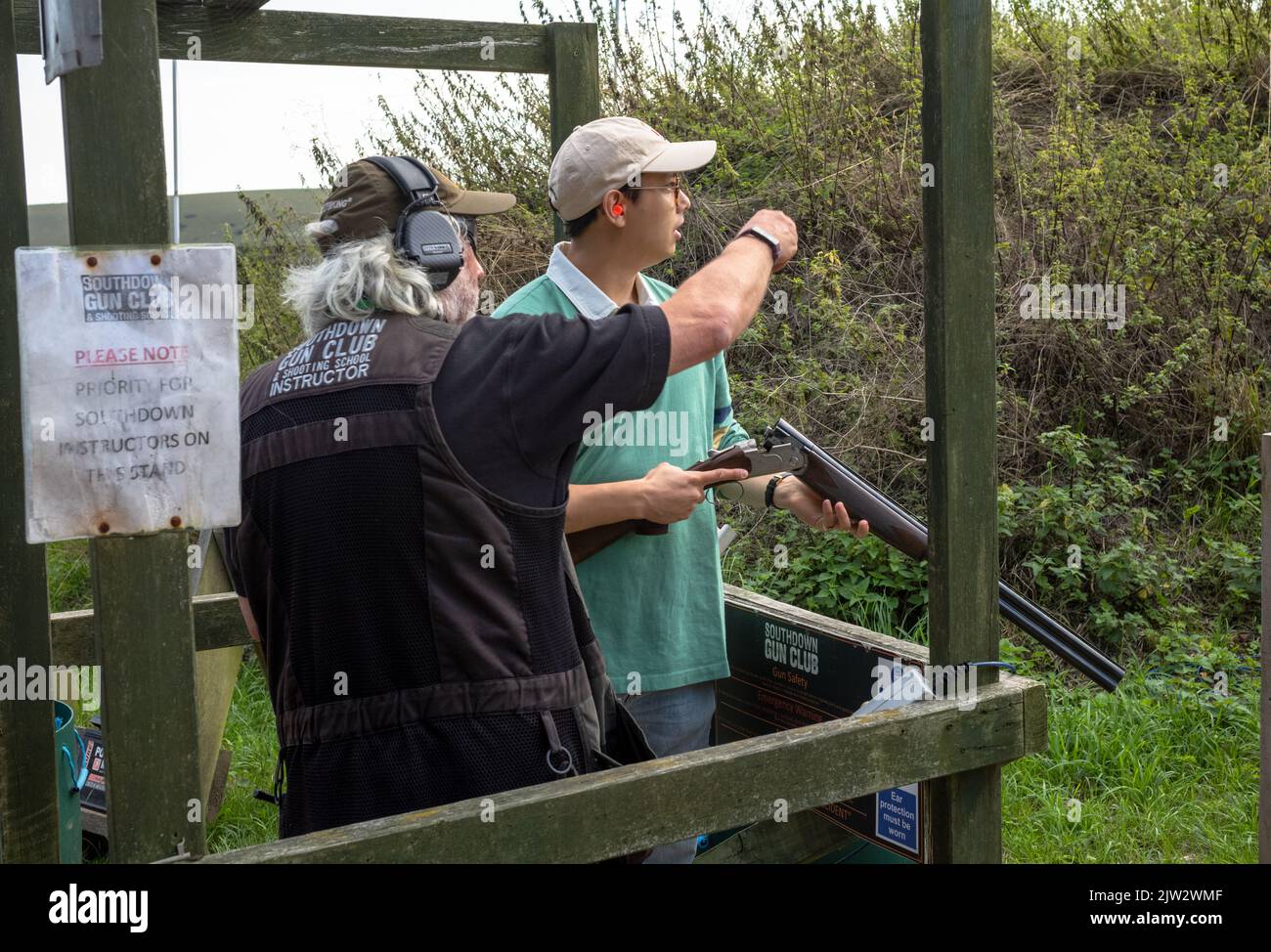 Clay pigeon shooting hi-res stock photography and images - Alamy