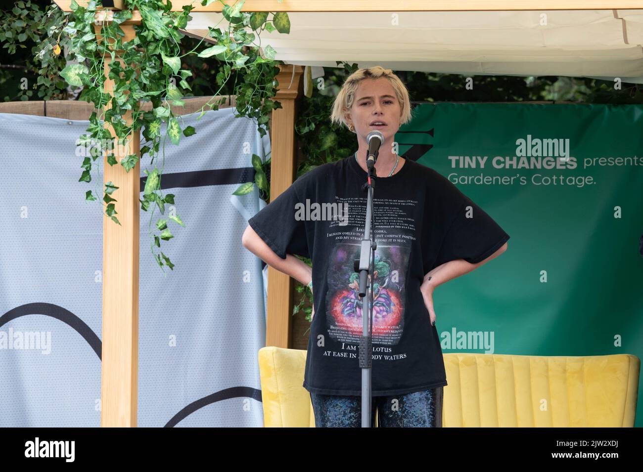 Jessie Buckley & Bernard Butler playing acoustic at a secret set on the Tiny Changes Stage Stock ...