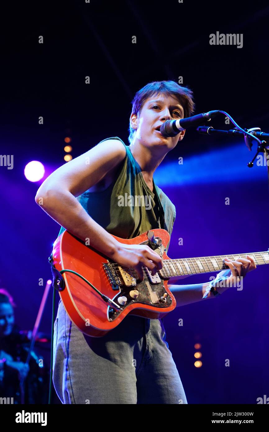 Dorset, UK. Friday, 2 September, 2022. Dana Margolin of Porridge Radio performing at the 2022 ...