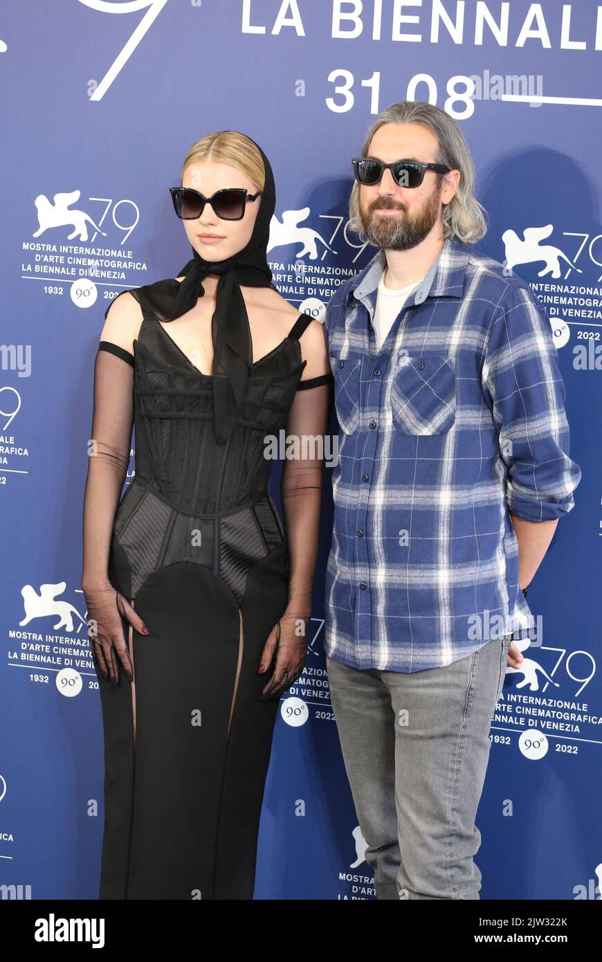 Pearl mia goth hi-res stock photography and images - Alamy