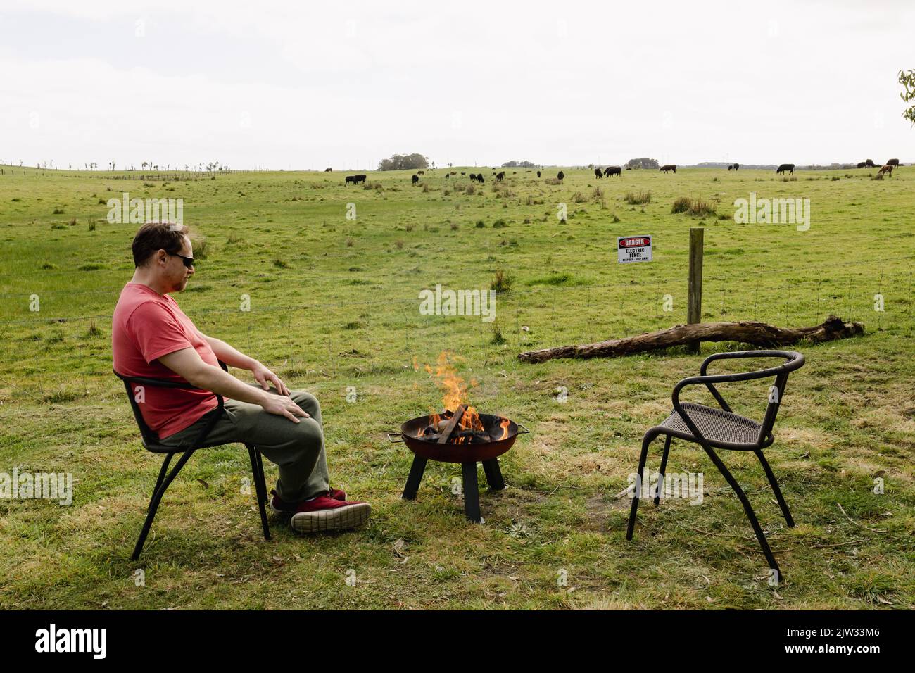 Lit fire hi-res stock photography and images - Alamy