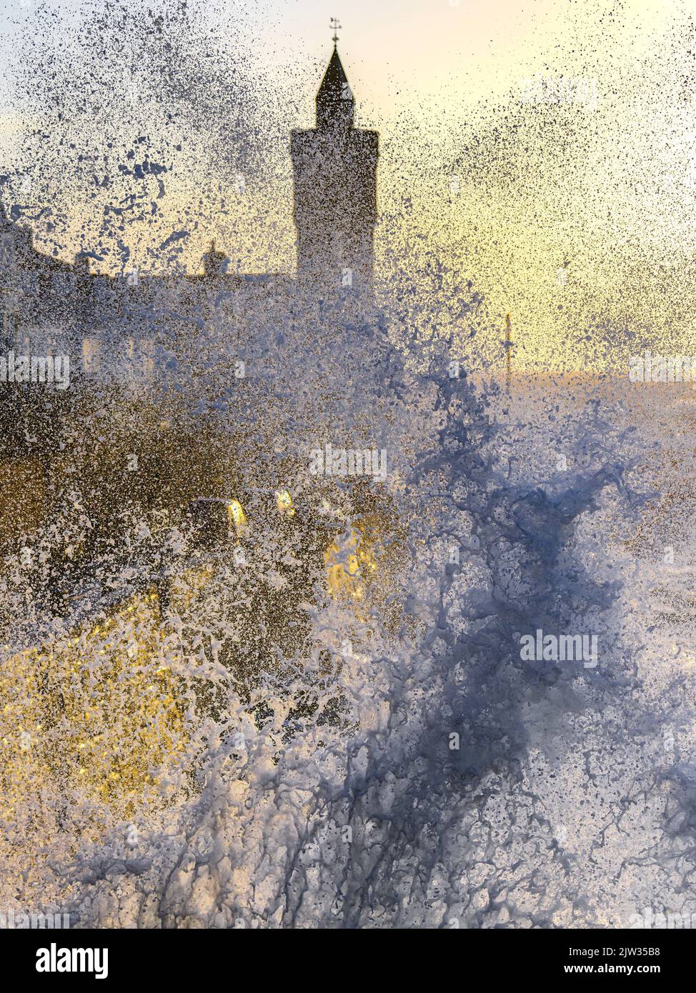 Painting with waves. An exclusive image of a large waves smashing into ...