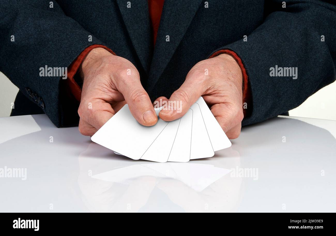 Bridge cards hand hi-res stock photography and images - Alamy