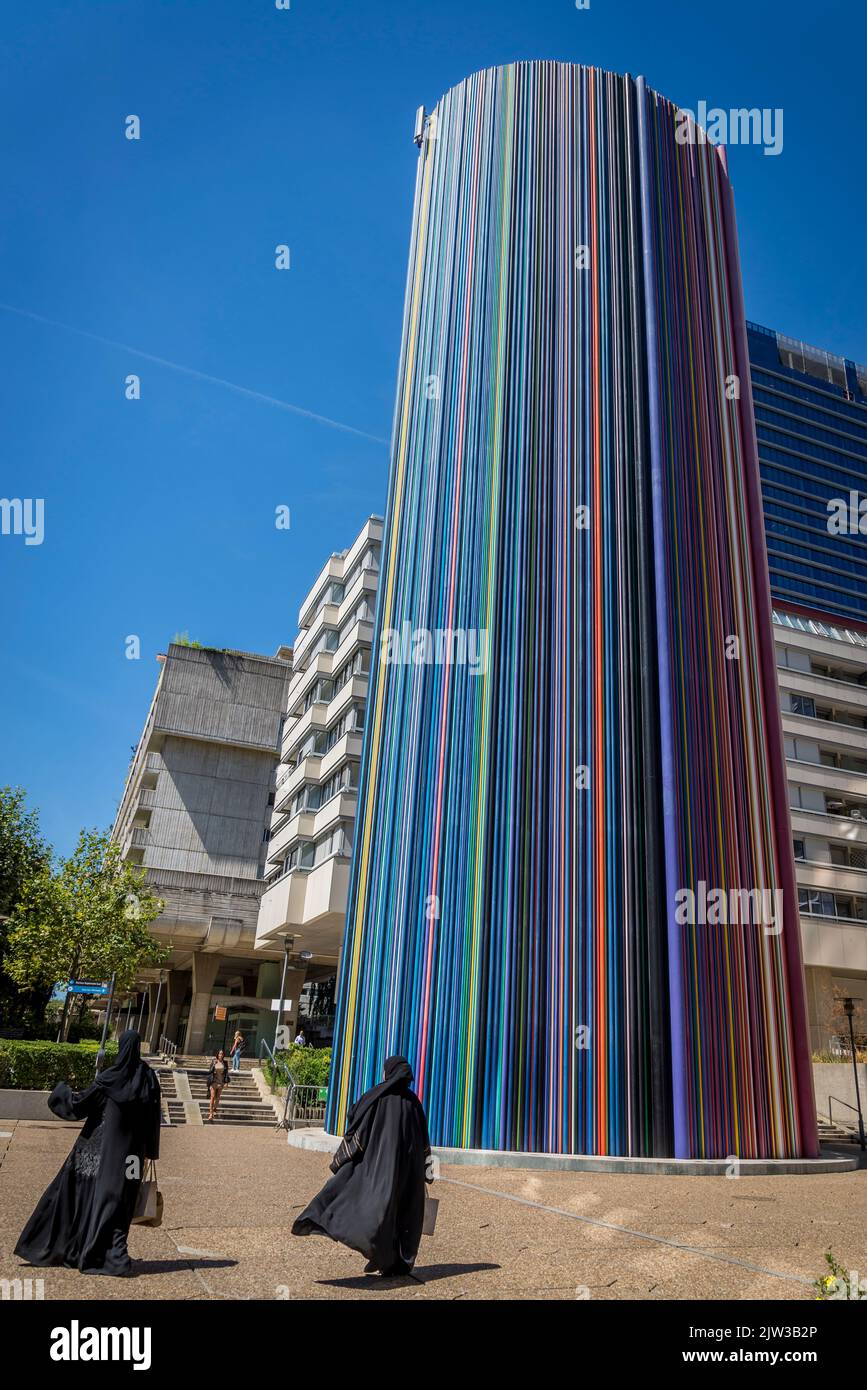 The Moretti sculpture by Raymond Moretti, a mammoth straw made of ...