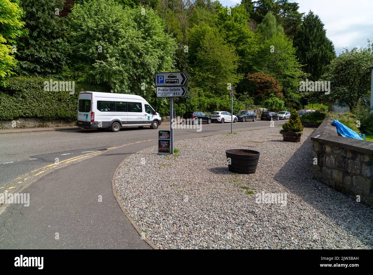 Dunkeld scotland scottish village hi-res stock photography and images ...