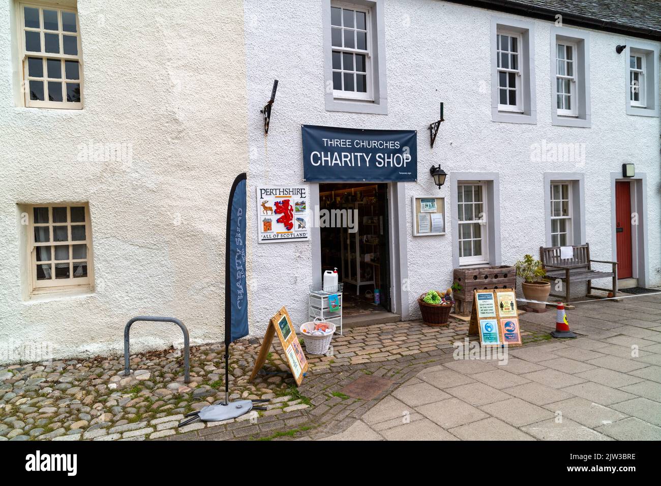 Dunkeld scotland scottish village hi-res stock photography and images ...