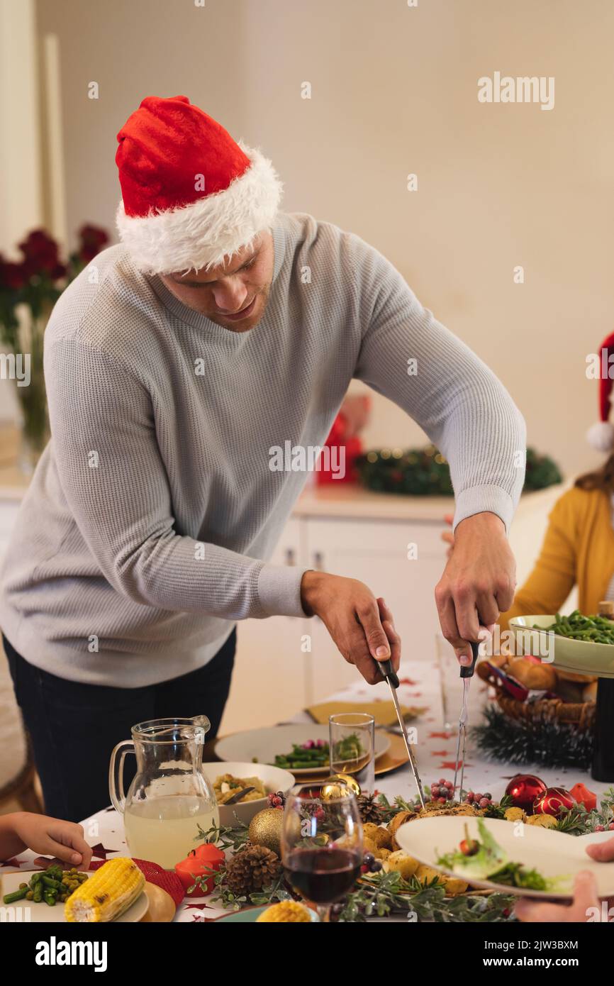 Man sitting dinner table hi-res stock photography and images - Alamy