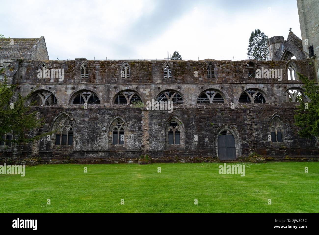 Dunkeld Cathedral, Dunkeld Scotland Stock Photo - Alamy