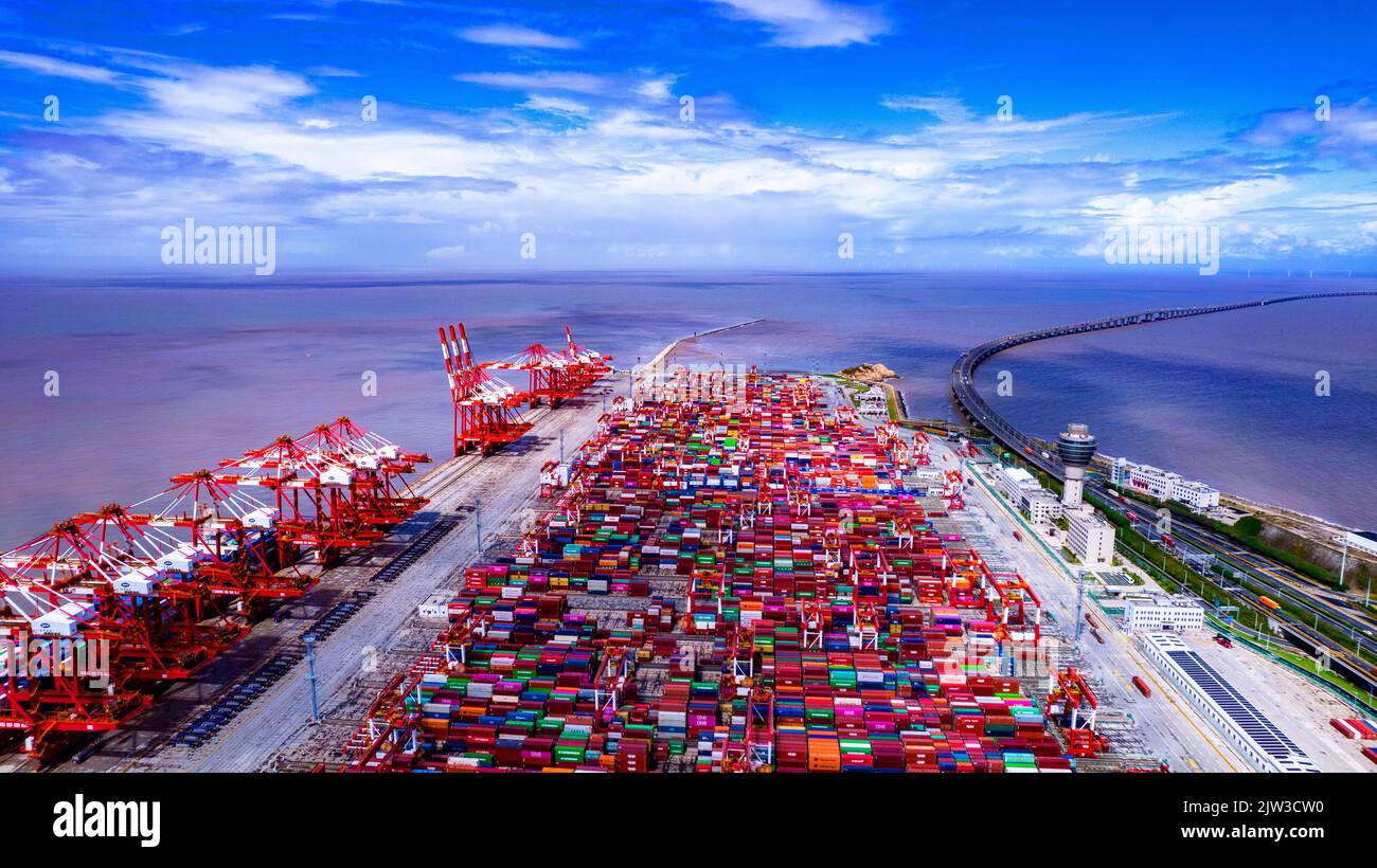 SHANGHAI, CHINA - SEPTEMBER 3, 2022 - Multiple container ships perform ...
