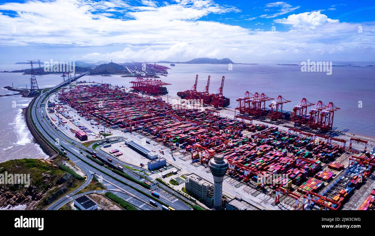 SHANGHAI, CHINA - SEPTEMBER 3, 2022 - Multiple container ships perform ...