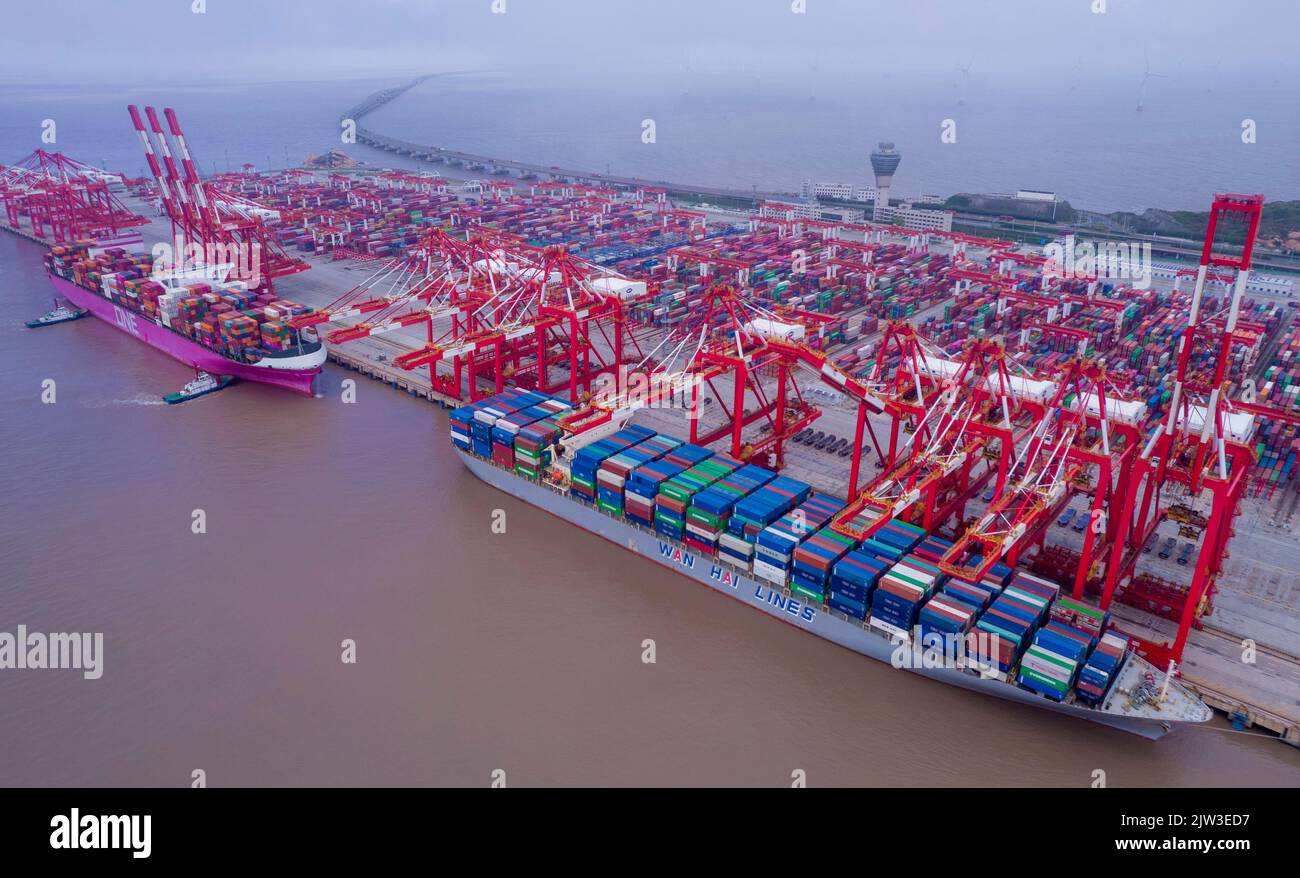 SHANGHAI, CHINA - SEPTEMBER 3, 2022 - Multiple container ships perform ...