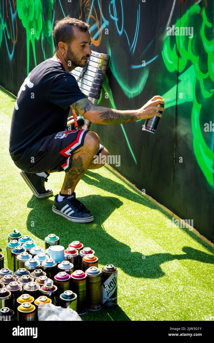 Graffiti art and artists at the Southend City Jam Street Art Festival ...