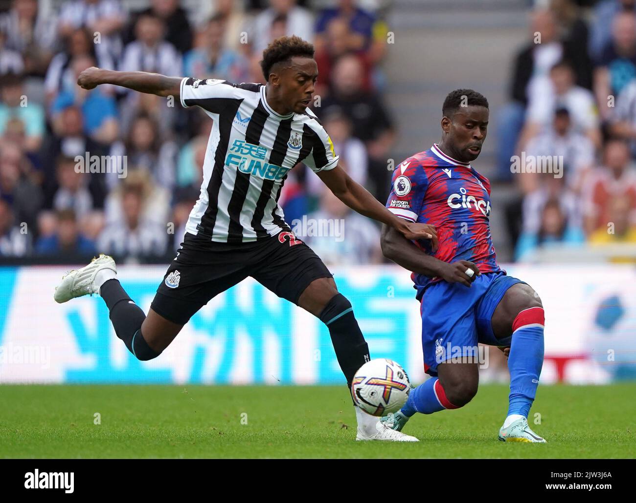 Joe willock crystal palace hi-res stock photography and images - Alamy