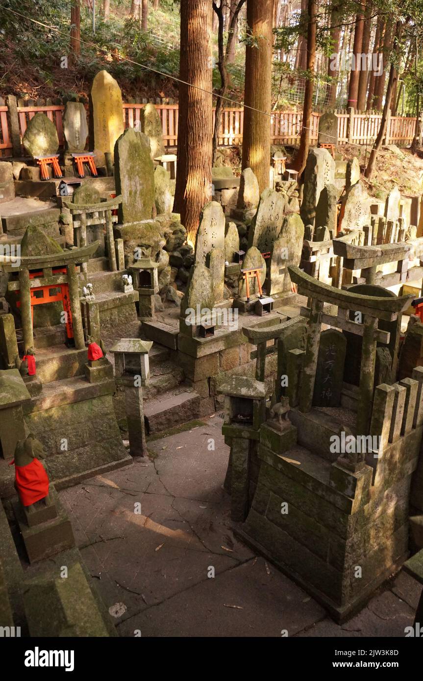 Inari shrine village hi-res stock photography and images - Alamy