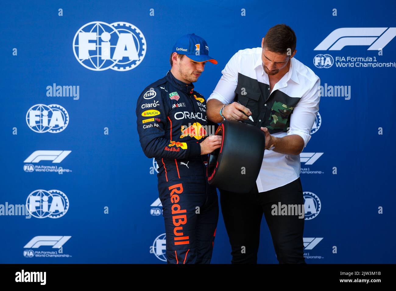 VERSTAPPEN Max (ned), Red Bull Racing RB18, Verhoeven Rico (nld), kick ...