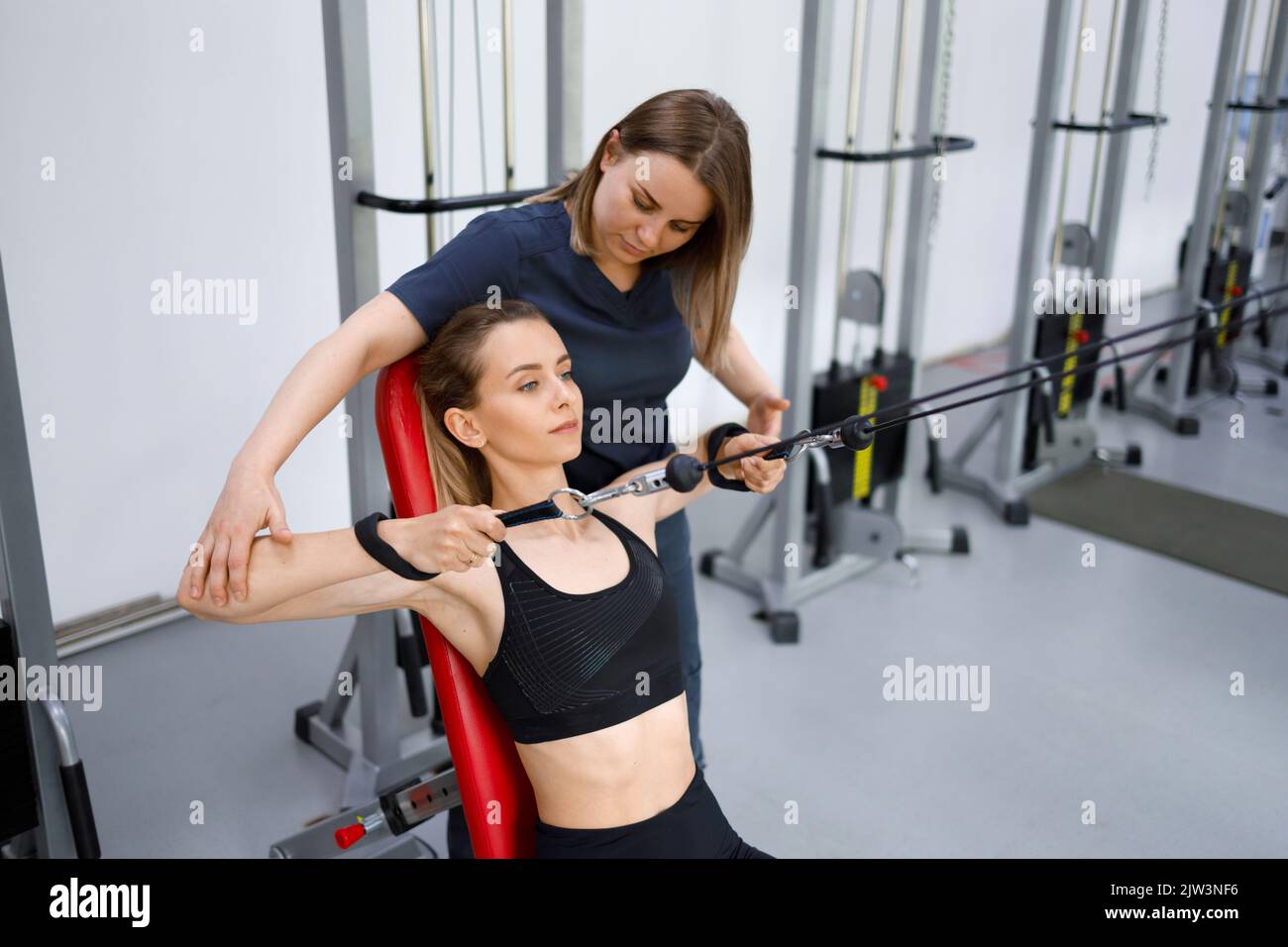 Cable machine hi-res stock photography and images - Alamy