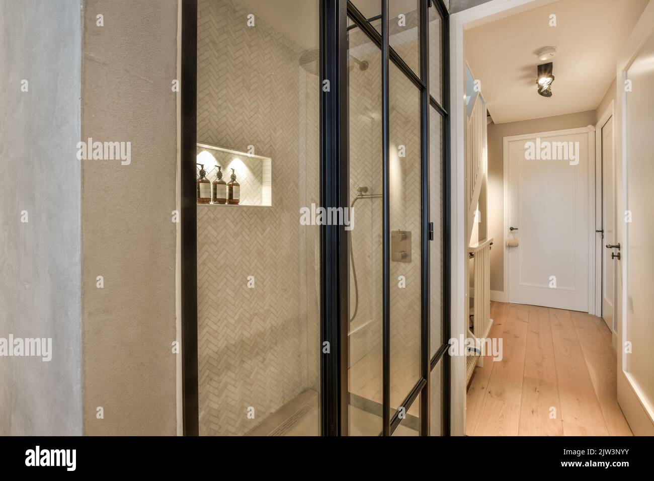 House hallway corridor doors hi-res stock photography and images - Alamy