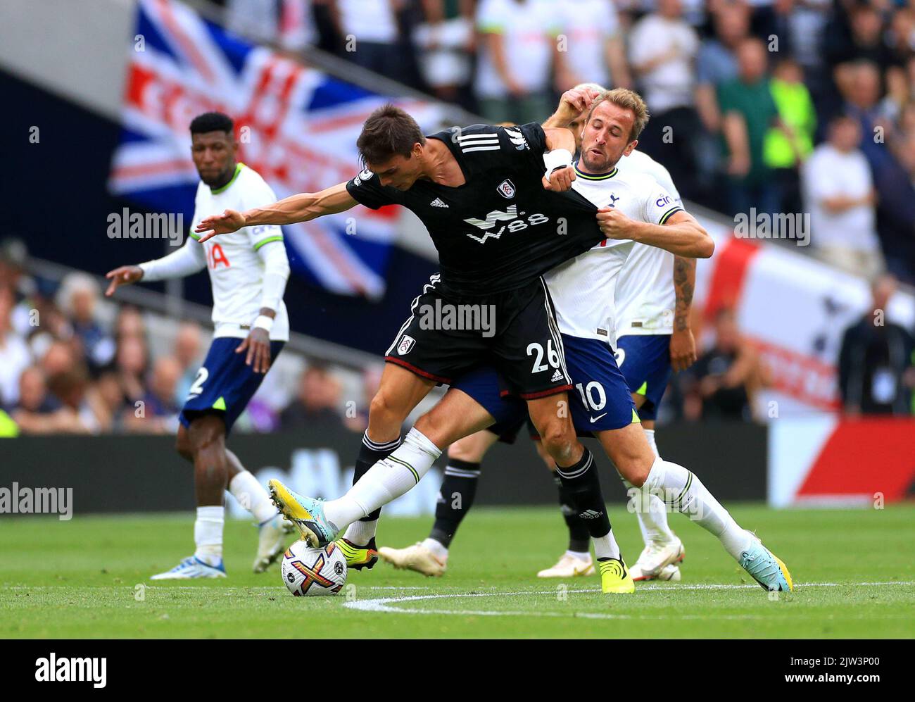 Harry kane spurs v fulham hi-res stock photography and images - Alamy