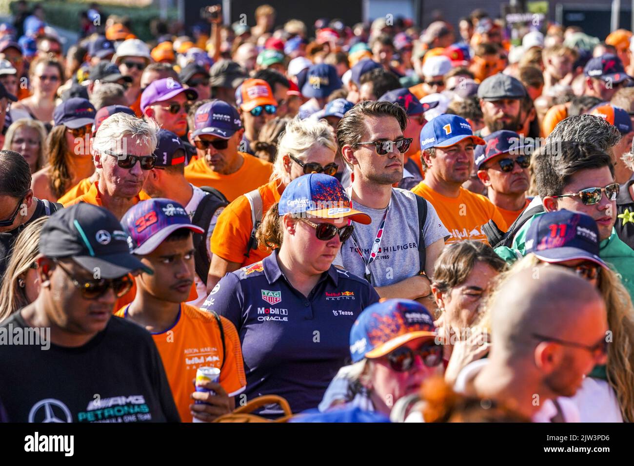 2022-09-03 16:55:12 ZANDVOORT - Visitors around the Zandvoort circuit ...
