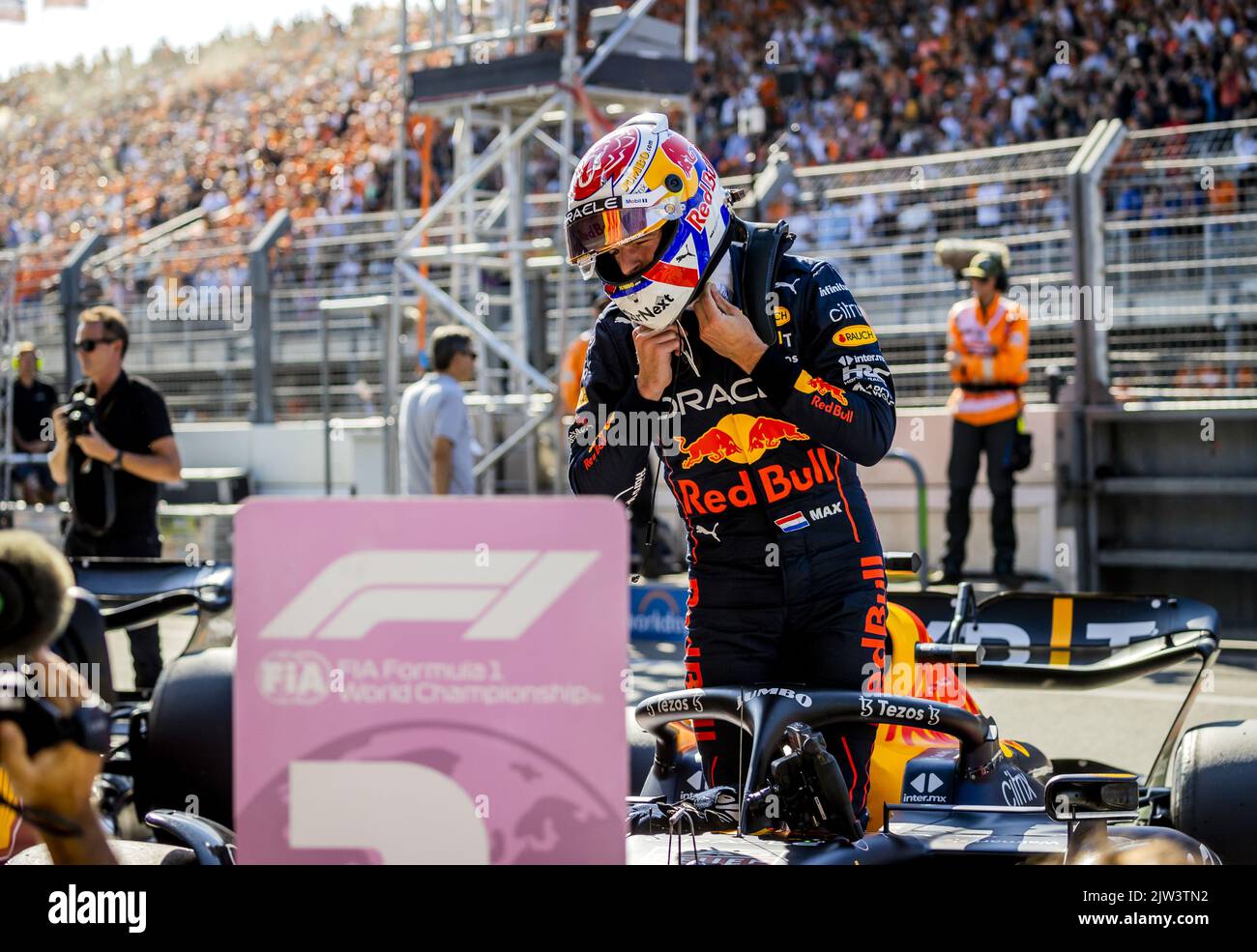 ZANDVOORT - Max Verstappen (Oracle Red Bull Racing) after qualifying ahead of the F1 Grand Prix ...